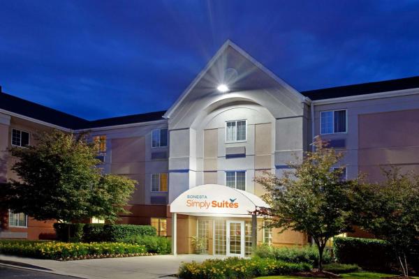 Sonesta Simply Suites Chicago Waukegan - Lake Forest, IL