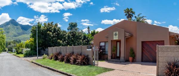 Antiqua Cottage - George