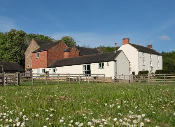 Barn Owl Lodge At Millfields Farm Cottages - Staffordshire