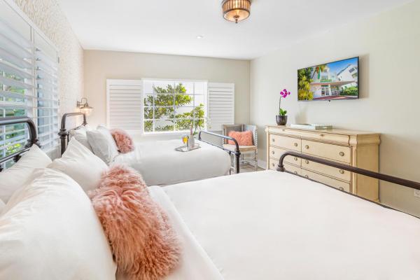 Henrosa Hotel - Surfside, FL