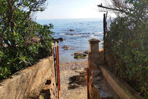 Appartement Charmant à Saint-aygulf Avec Jardin Privé - Fréjus