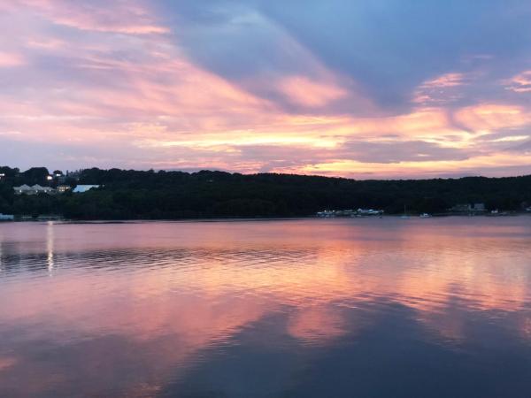 Spectacular Home With A Amazing Ocean - River View - Splash Park, Groton