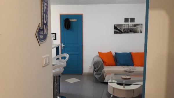 Pause Appart 40 M2 Avec Cour Privative - Spacieux & Confortable - Barjac