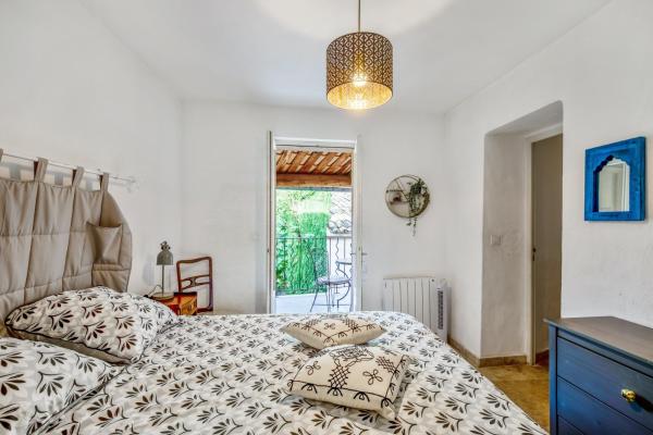 Charmante Maison à Bonnieux Avec Terrasse Et Vue Sur Le Jardin - Bonnieux