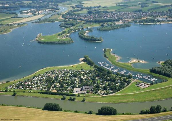 Recreatiepark Jachthaven De Veerstal Lathum - Luxe Chalet - Brummen