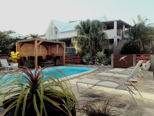 Le Colonial, T4 à 5 Mn Aeroport Dans Villa De Standing - La Réunion