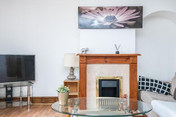 Spacious Dagenham 4bedroom House With Parking - Kent
