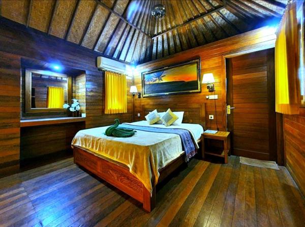 Yoga And Surf Retreat Stay In A Double Bedroom - Bali