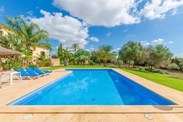 Charming Villa With Private Pool In Illes Balears - Ses Salines