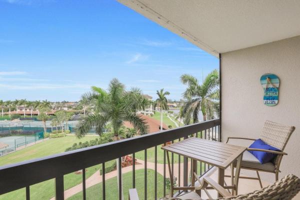 Condo In Community With Beach Access, Pool And Tennis - Marco Island, FL