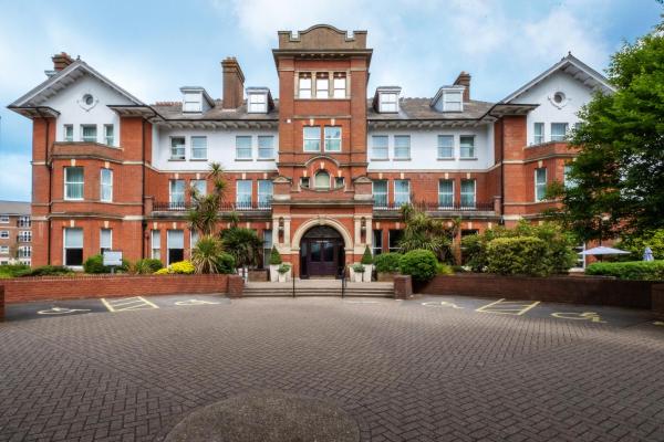 Holiday Inn Farnborough By Ihg - Farnham