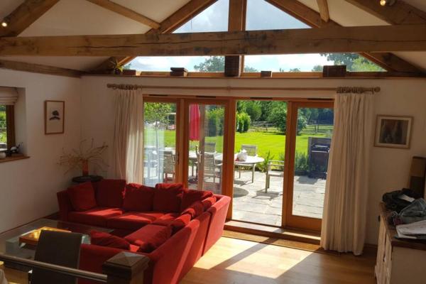 Sleeps 6 Rural Contemporary Oak Framed Light Airy House With Far Reaching Views In Aonb - 고덜밍