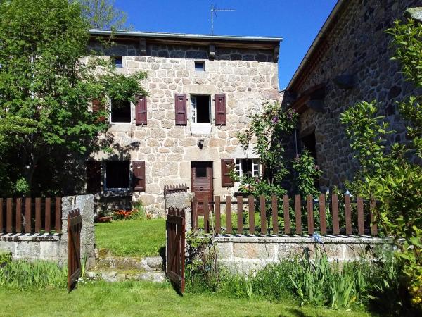 Maison De Charme Avec Jardin à Cubelles, Idéale En Famille - Saugues