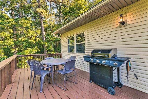 Less Than 2 Mi To Lake Coronado Apt With Grill! - Hot Springs Village, AR