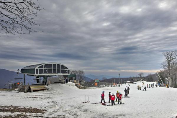 Wintergreen Home With Hot Tub, Deck And Mountain Views - Virginia