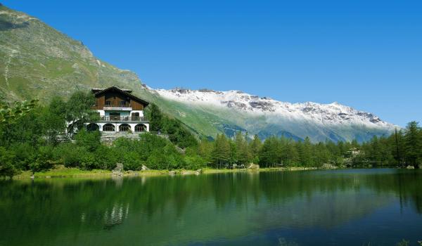 Chalet Sul Lago Hotel In Montagna - Piedmont
