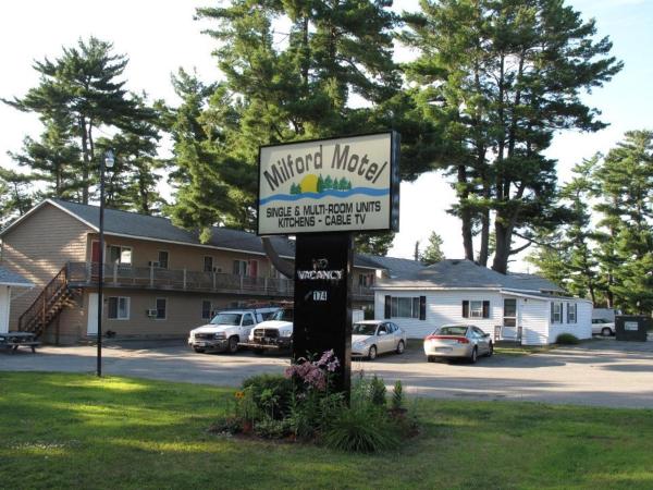 Milford Motel On The River - Bangor, ME