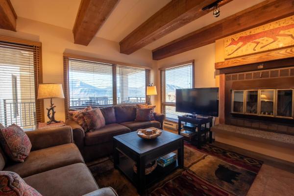 View Of Red Mountain From 2 Br Condo Condo - Crested Butte, CO