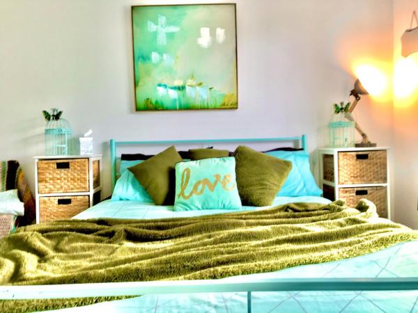 A Little Bit Beachy Modern Guest Room And Private Toilet - West Coast