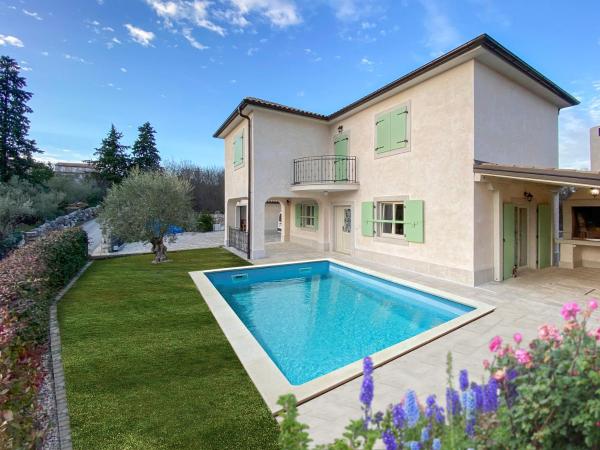 Holiday House Mare - Cres