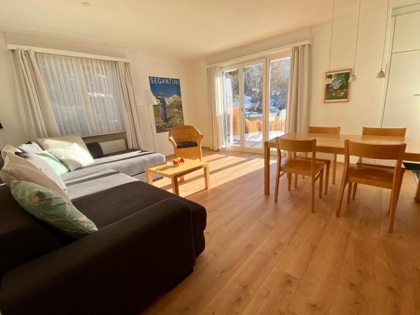 Casa Zundregn - Ein Bijou Mit Privater Terrasse Und E-mobility - Savognin