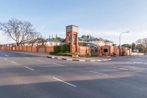 Courtyard Hotel Rosebank - Sandton