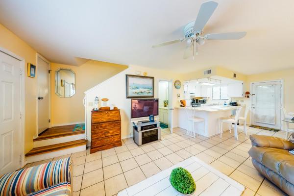 Gulf Highlands 164 W Leslie Ln - Panama City Beach, FL