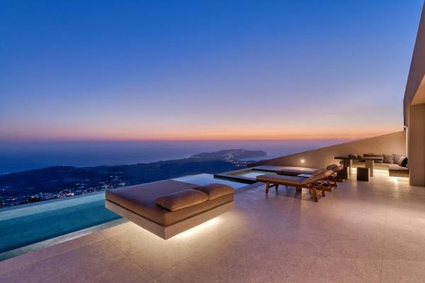 Skyfall Suites - Adults Only - Santorini