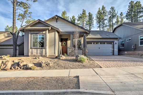 Chic And Modern Flagstaff Home With Hot Tub And Fire Pit - Flagstaff, AZ