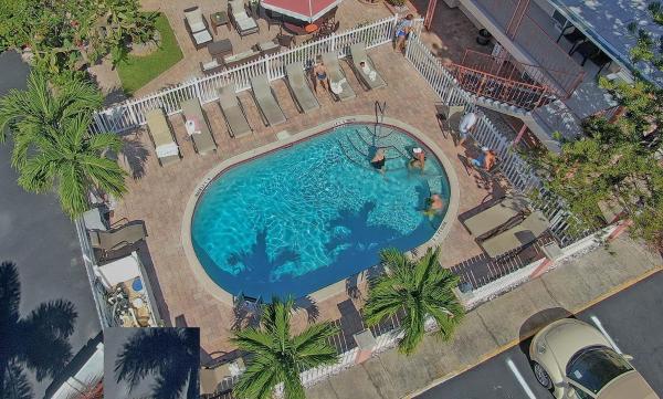 Carlton House Motel And Suites - St. Pete Beach, FL