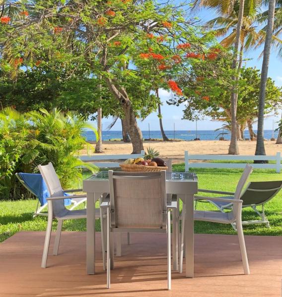 Beautiful Ground Floor, Seaside Studio Flat - Guadeloupe