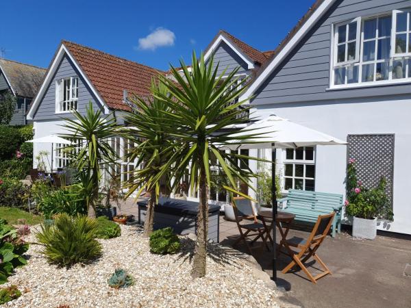 Falmouth Bay Holiday Apartments - 펜린