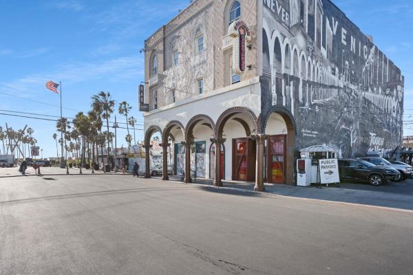 Samesun Venice Beach Hotel & Hostel - Culver City, CA