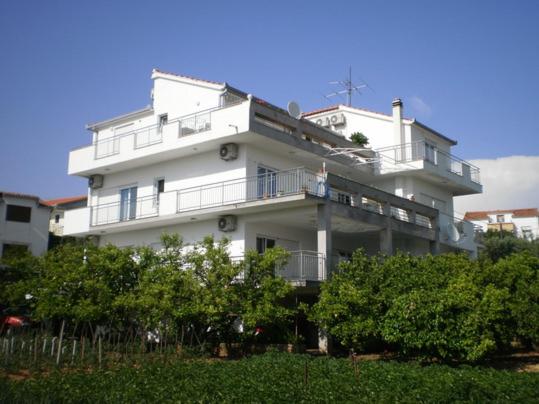 Apartments Maslina - Okrug Gornji