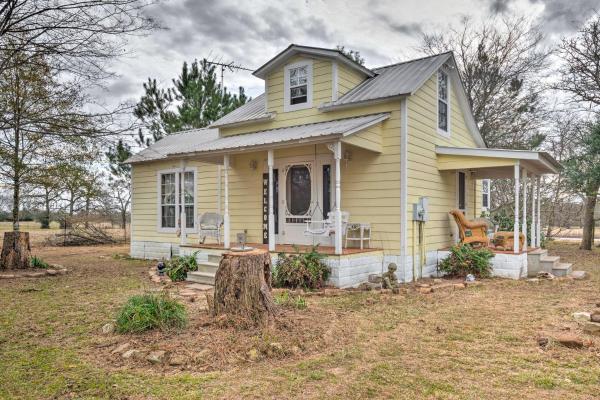 Rustic Rockdale Home On 100 Acres Near City Park! - テキサス州