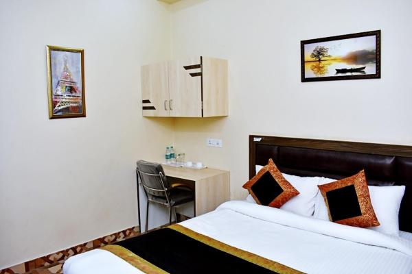 Hotel Kb Palace - Varanasi
