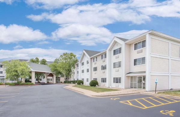 Cobblestone Suites - Oshkosh - Oshkosh, WI