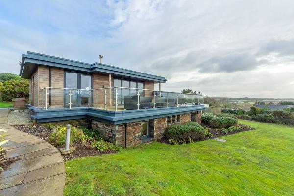 Teyr Mor Cliff - Perranporth