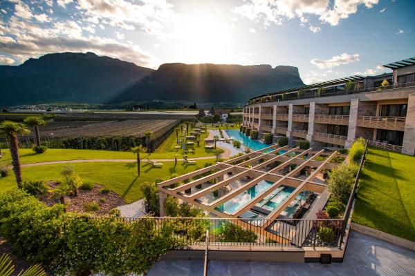 Weinegg Wellviva Resort - Bolzano