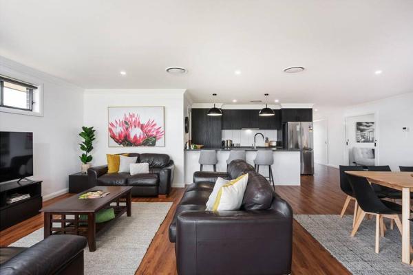 'Campanile House' The Ultimate Mudgee Adventure - マッジー