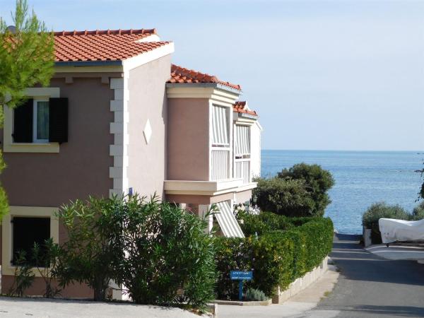 Apartments Mirjana - Vis