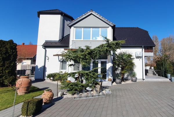 Ancsi Apartmanház - Balatonlelle