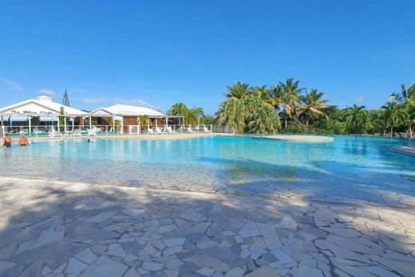 Grand Studio Tropical Idéalement Situé, Jardin Et Piscine - Saint-François