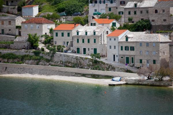 House Tea, For 5, Sea View, 5m Away From The Sea - Brač