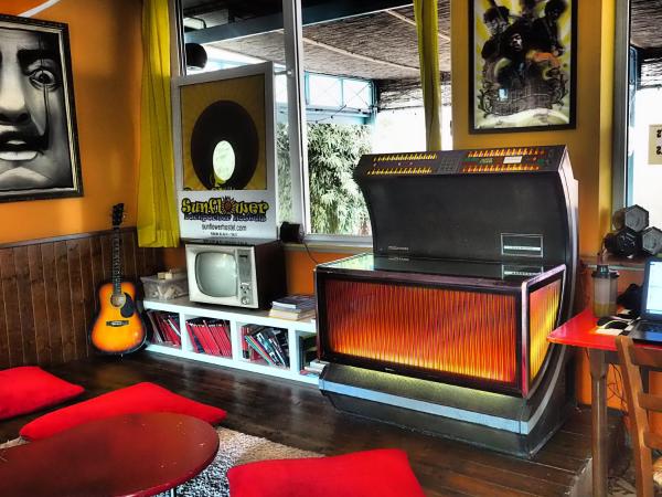 Sunflower Beach Backpacker Hostel & Bar - Rimini