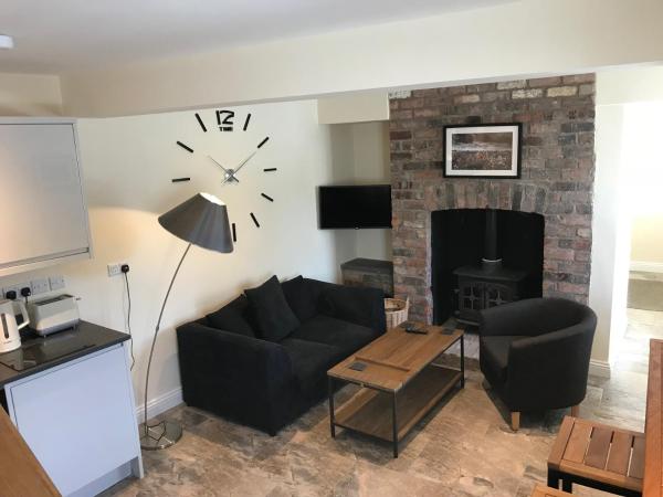 Bettws Hall Accommodation - Kerry