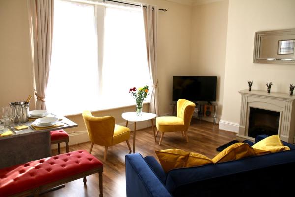 Mostyn Villa 2 Free Private Parking - Llandudno
