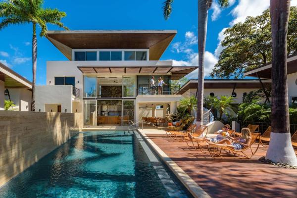 Mother Earth Luxury Boutique Hotel, Restaurant & Spa - Playa Langosta