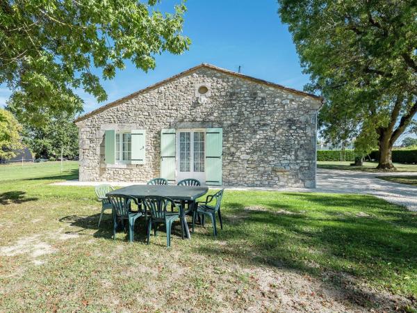 Vacation Home With Garden In Saint-nexans - Nouvelle-Aquitaine