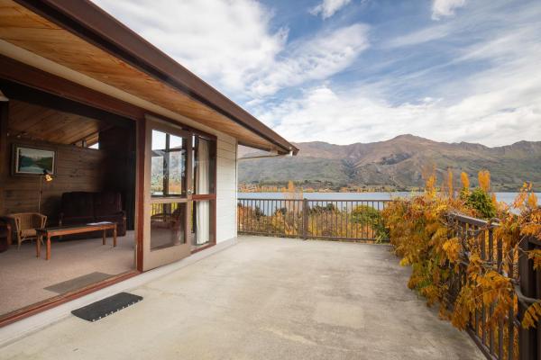 Lakeside Escape - Wanaka Holiday Bach - Wanaka